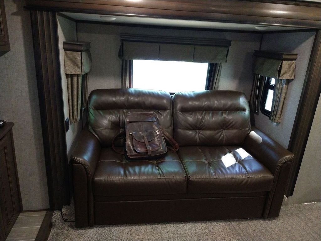 2019 Keystone Alpine 3701FL - National Vehicle