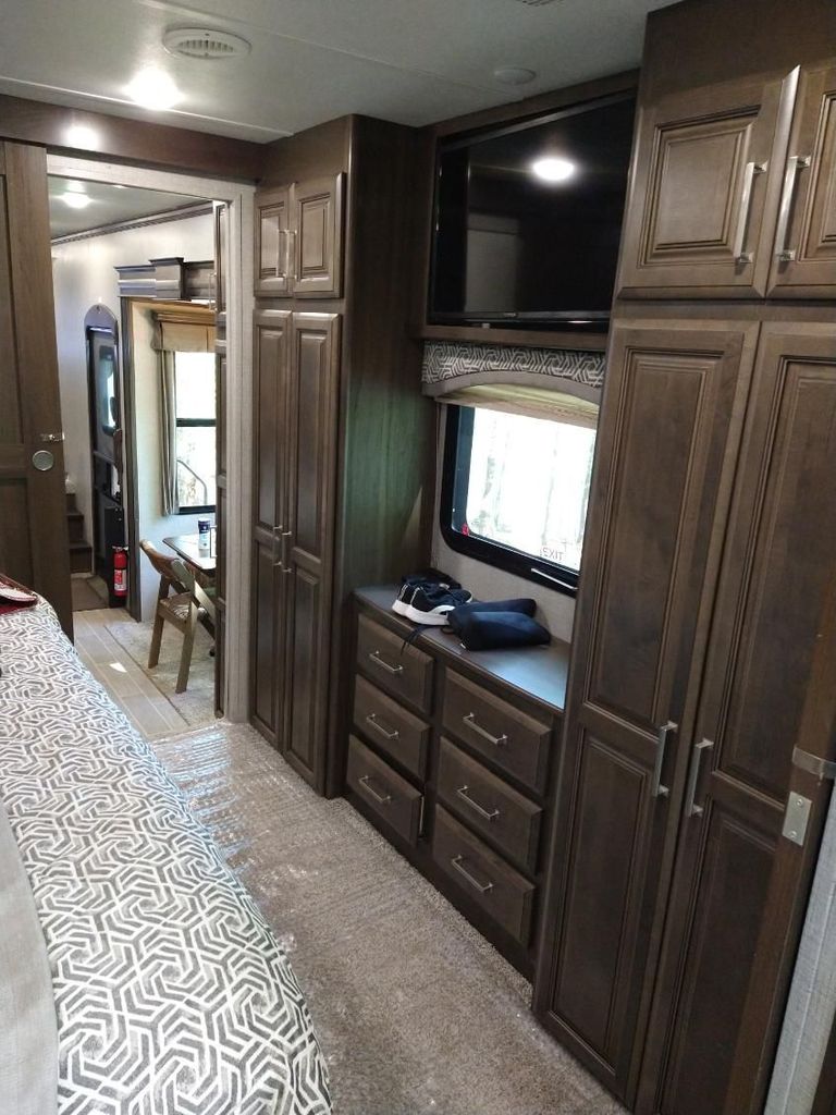 2019 Keystone Alpine 3701FL - National Vehicle