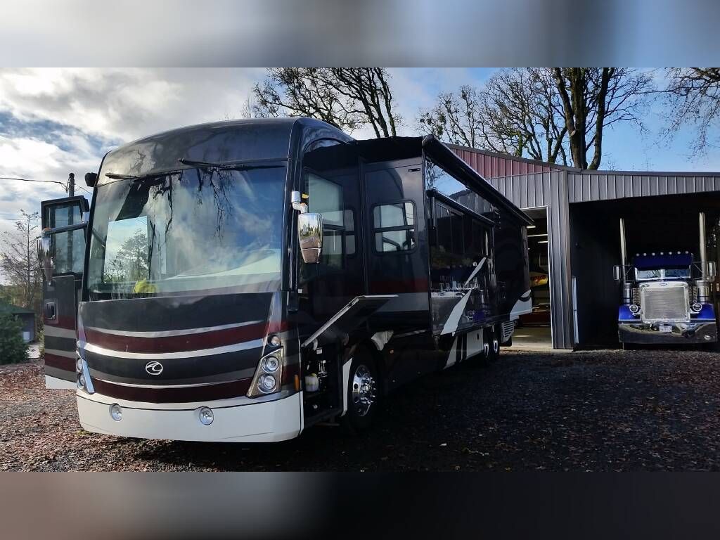 2008 American Coach American Tradition 42F - National Vehicle