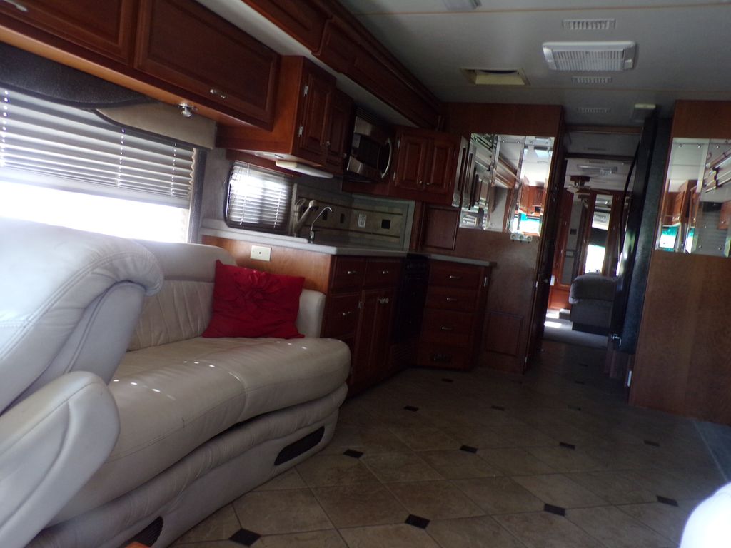 2007 Fleetwood Revolution LE 42N - National Vehicle