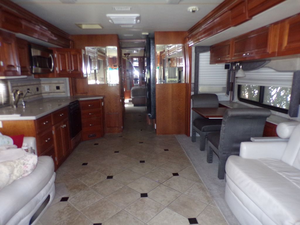 2007 Fleetwood Revolution LE 42N - National Vehicle