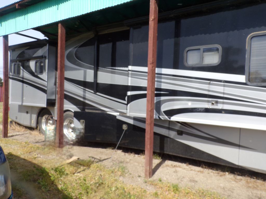 2007 Fleetwood Revolution LE 42N - National Vehicle