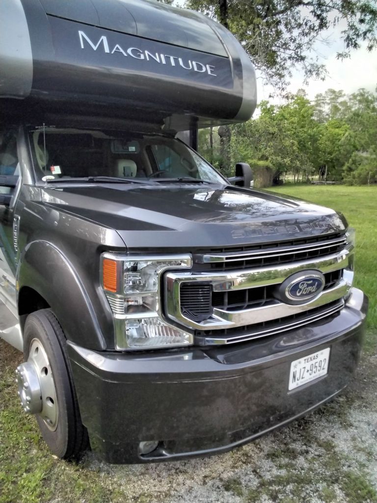 2021 Thor Motor Coach Magnitude BH35 - National Vehicle