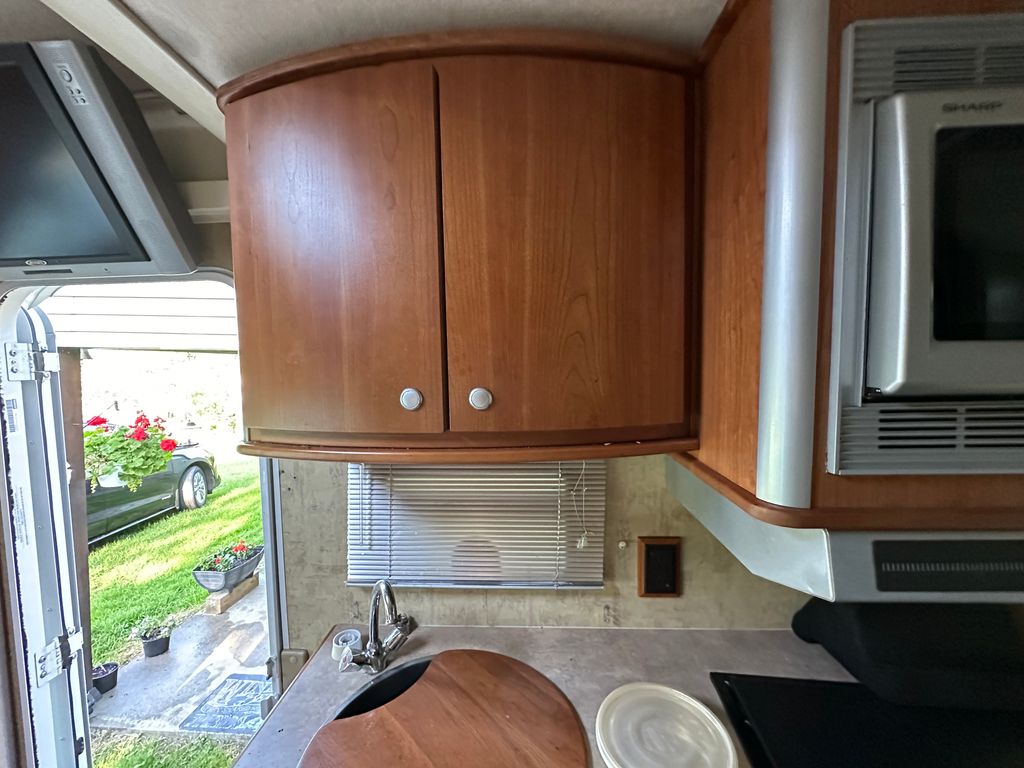 2007 Winnebago View 23J - National Vehicle