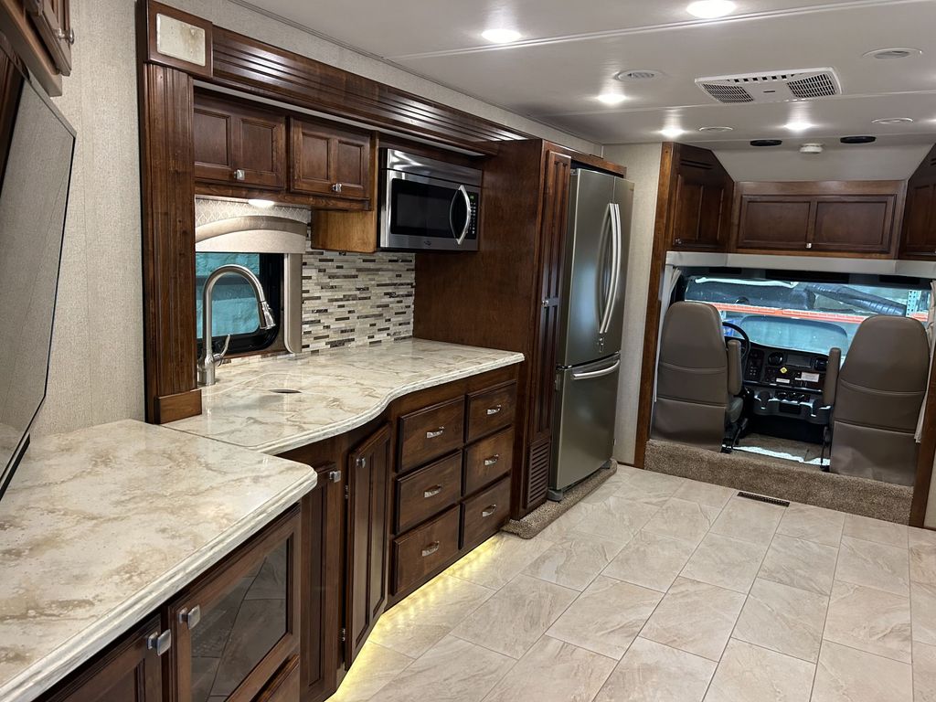 2018 Renegade Verona LE 40LRB - National Vehicle