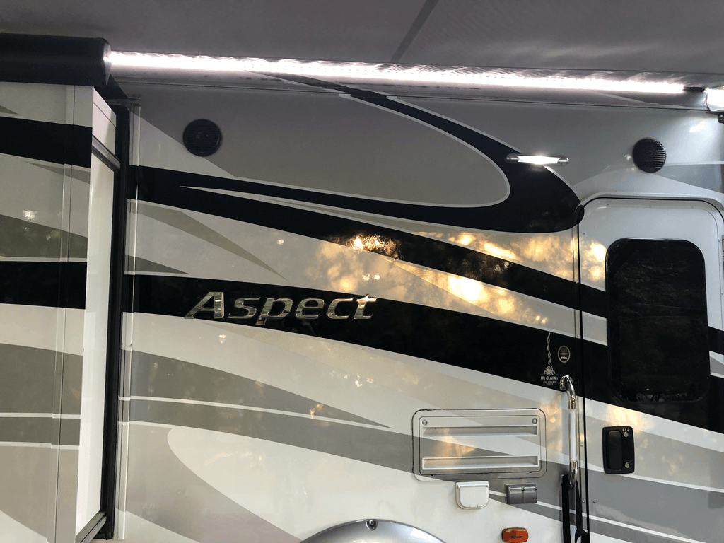 2016 Winnebago Aspect 30J - National Vehicle