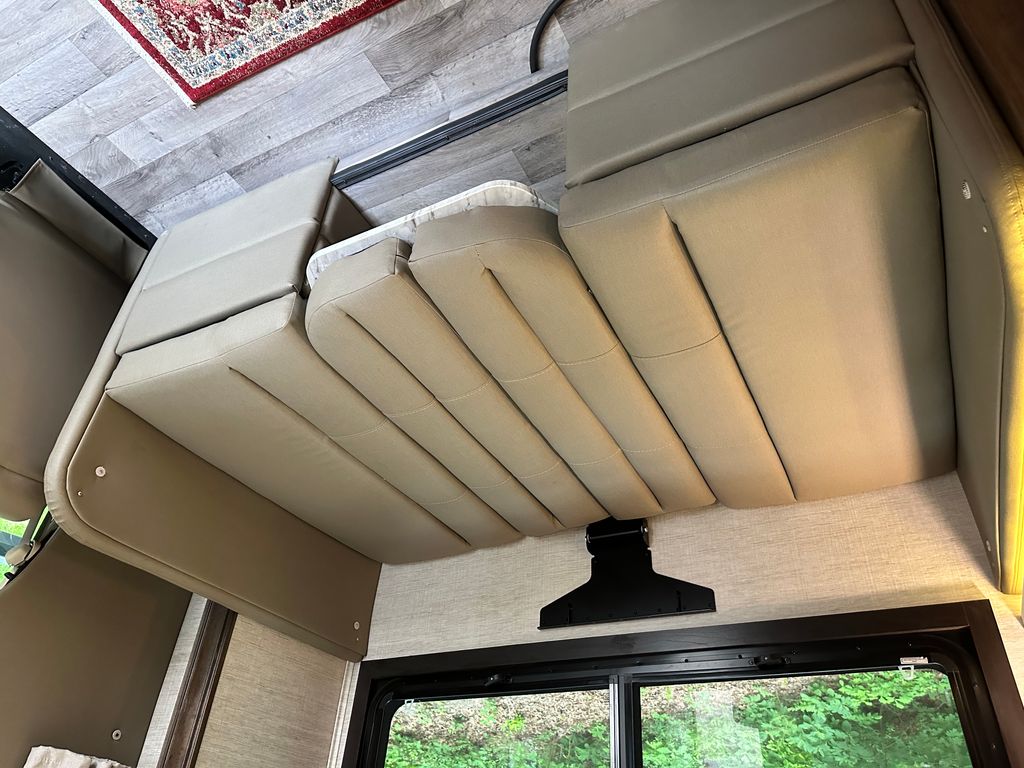 2022 Jayco Greyhawk 27U - National Vehicle