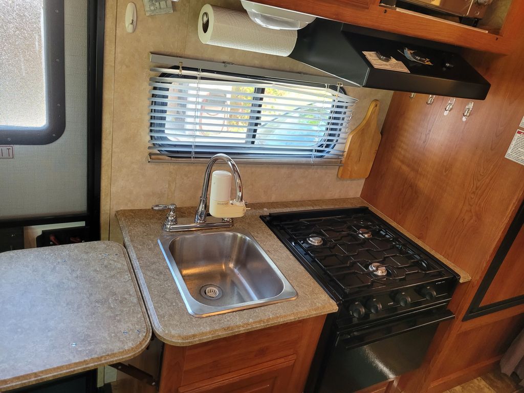 2010 Coachmen Freelander 2130QB - National Vehicle