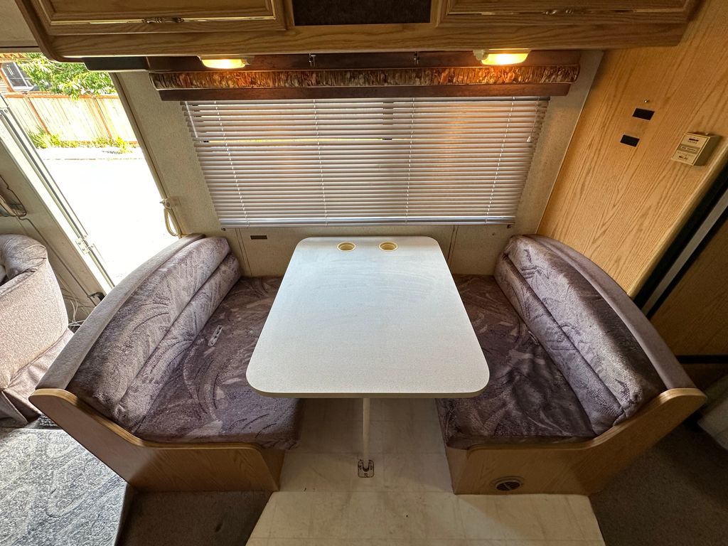 1994 Winnebago Minnie Winnie 27RC - National Vehicle