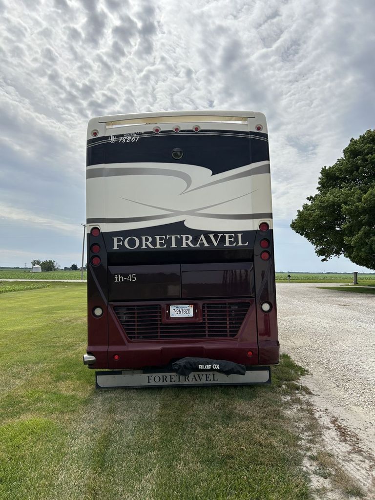 2015 Foretravel IH-45 - National Vehicle