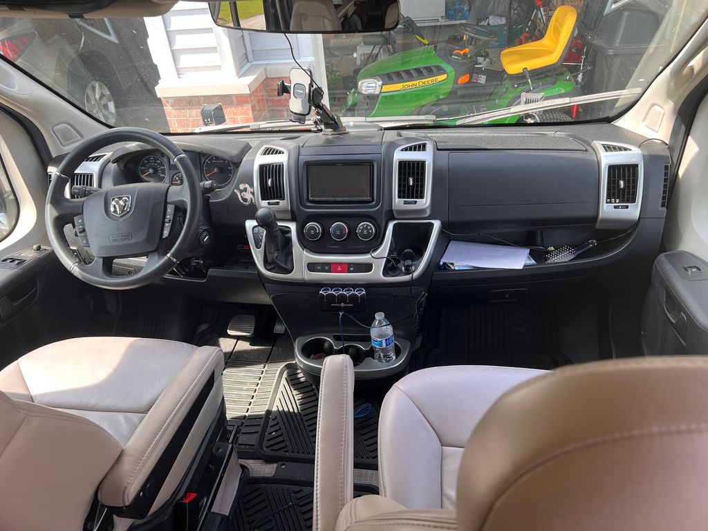 2022 Thor Motor Coach Sequence 20L - National Vehicle