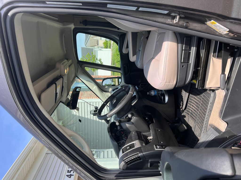 2022 Thor Motor Coach Sequence 20L - National Vehicle