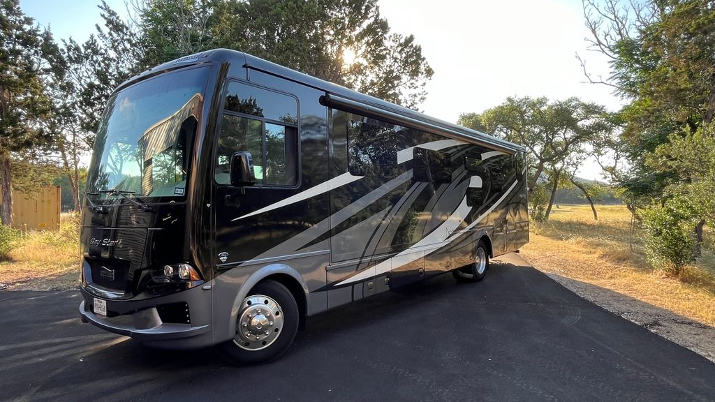 2021 Newmar Bay Star 3616 - National Vehicle
