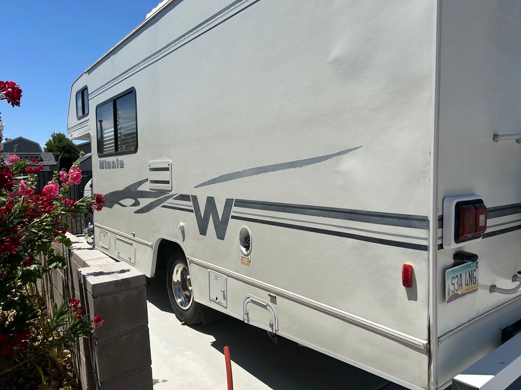 2002 Winnebago Minnie 24V - National Vehicle
