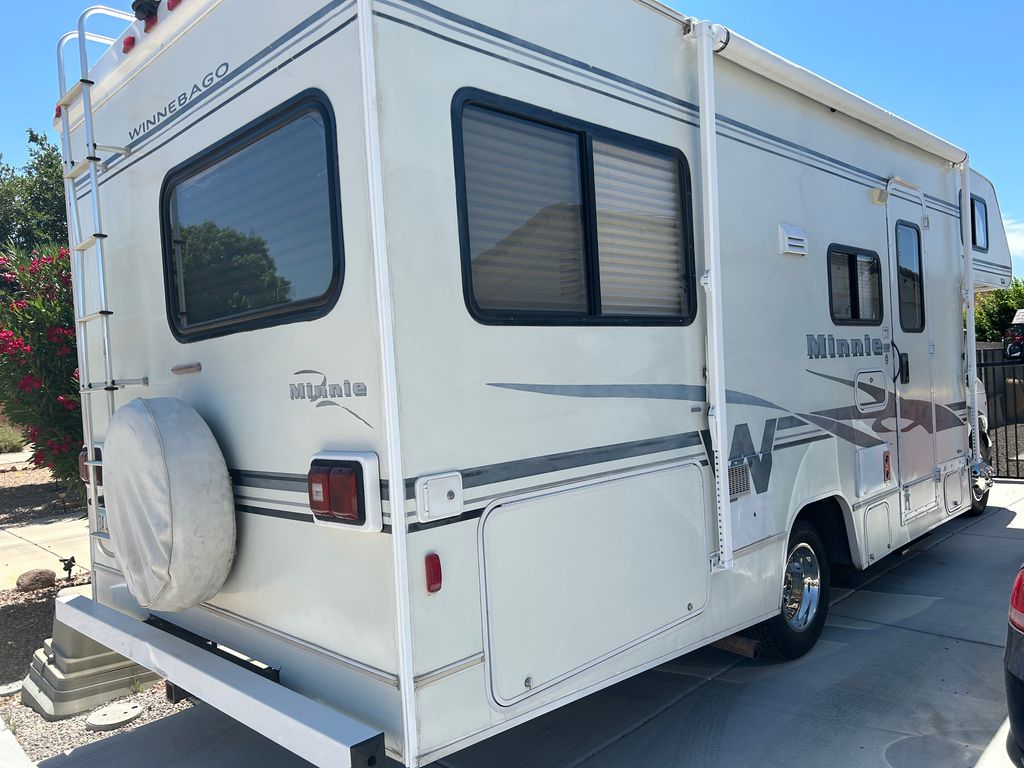 2002 Winnebago Minnie 24V - National Vehicle