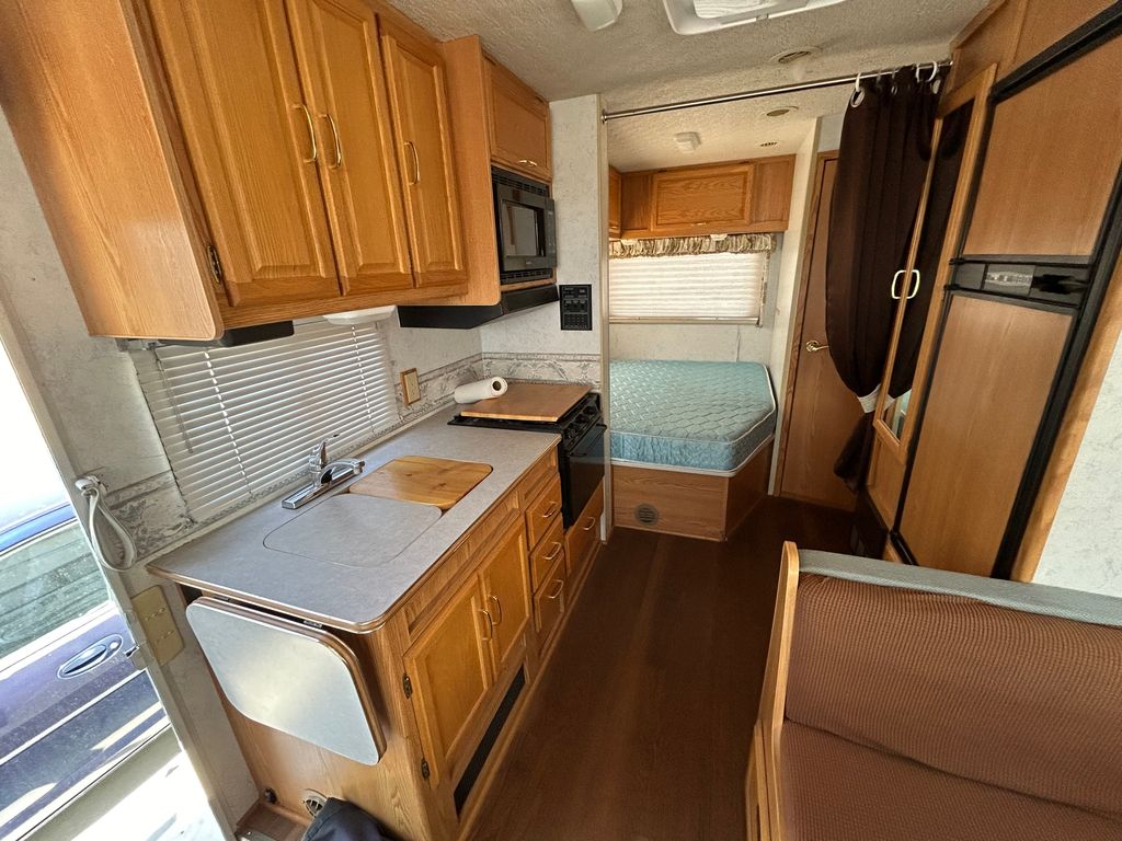 2002 Winnebago Minnie 24V - National Vehicle