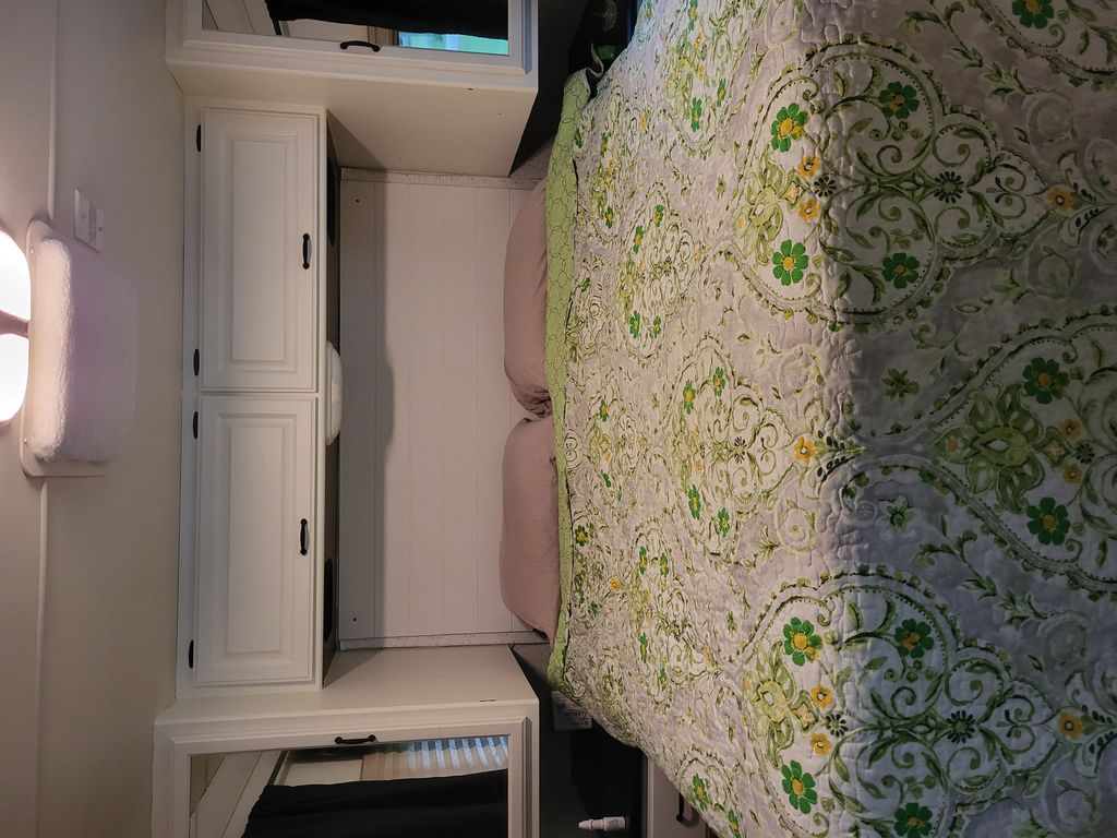 2011 Four Winds Hurricane 31D - National Vehicle