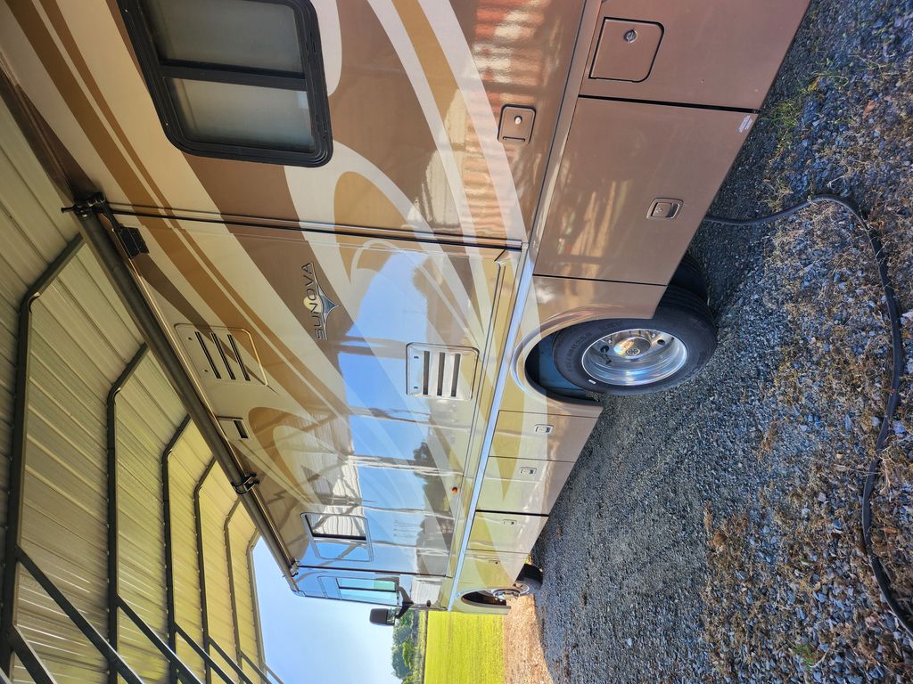 2013 Itasca Sunova 33C - National Vehicle