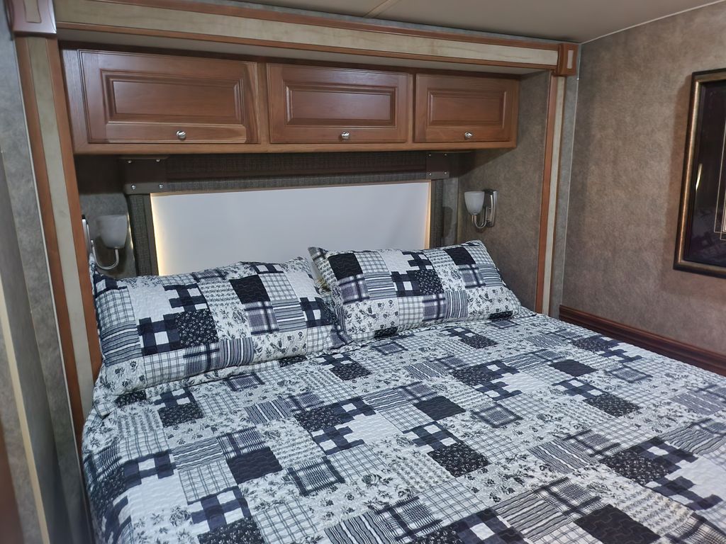 2013 Itasca Sunova 33C - National Vehicle