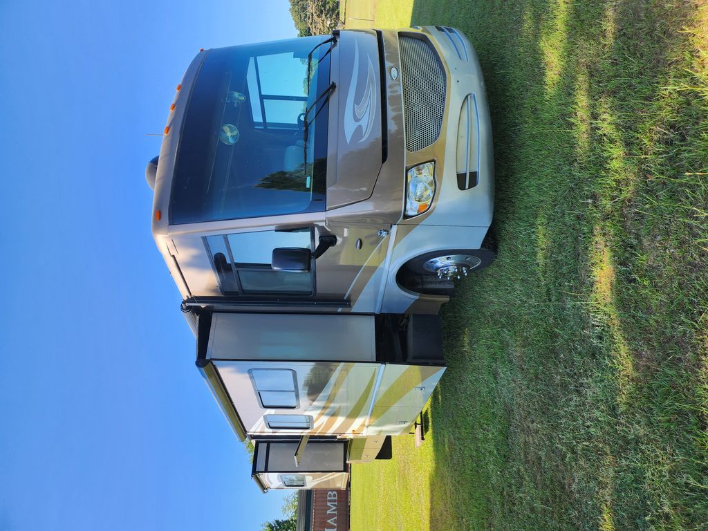 2013 Itasca Sunova 33C - National Vehicle