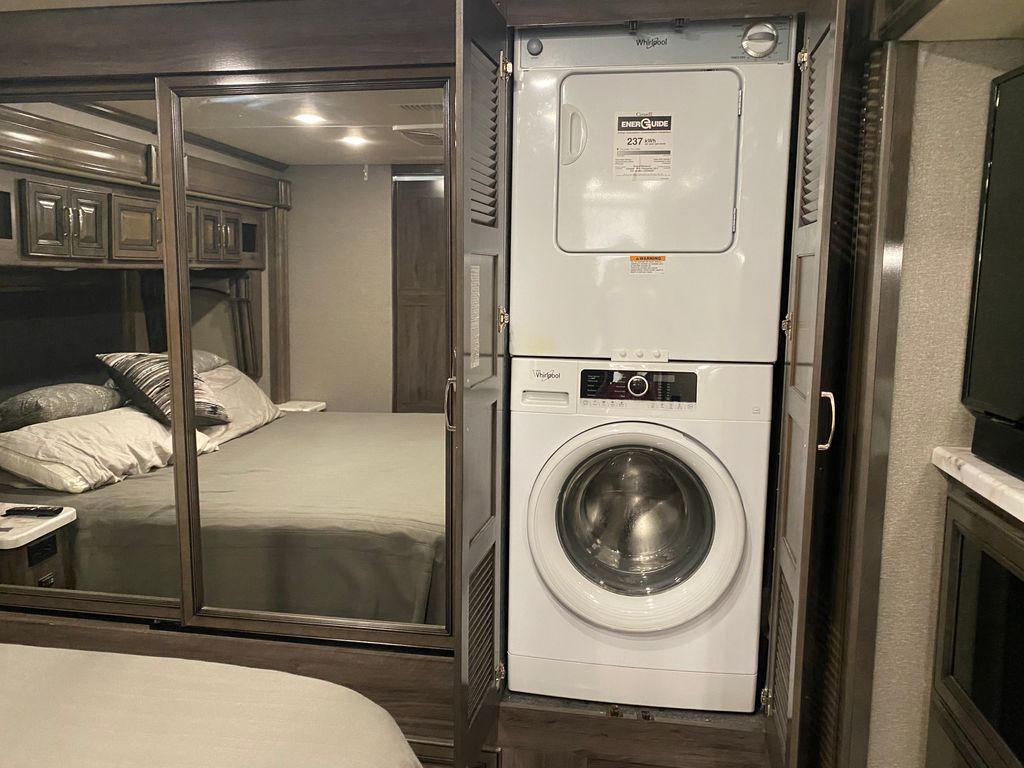 2021 Fleetwood Discovery 38F - National Vehicle