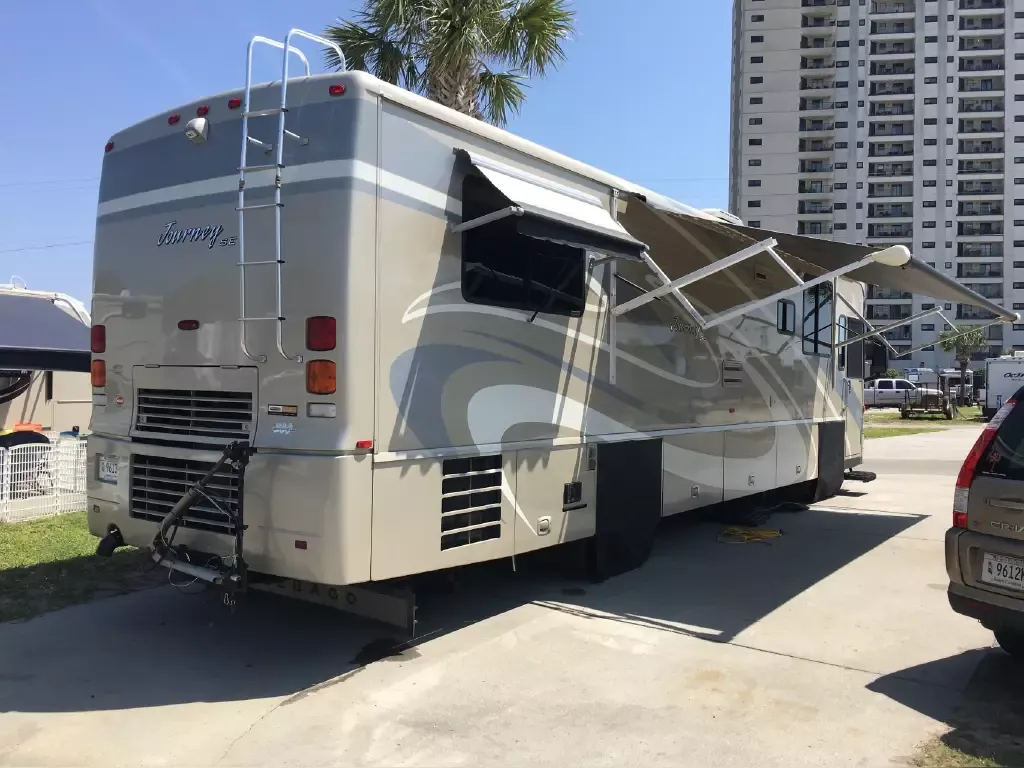 2006 Winnebago Journey 36G - National Vehicle