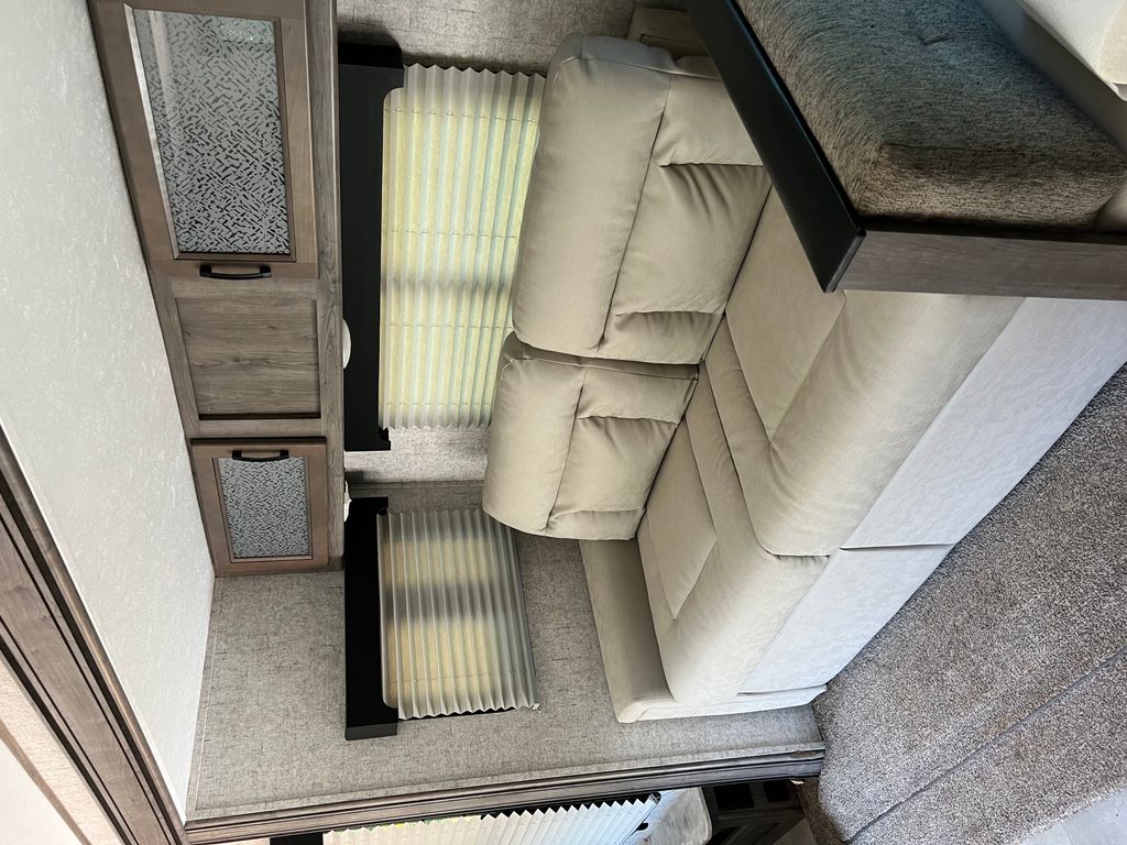 2021 Coachmen Apex Ultra-Lite 279RLSS - National Vehicle