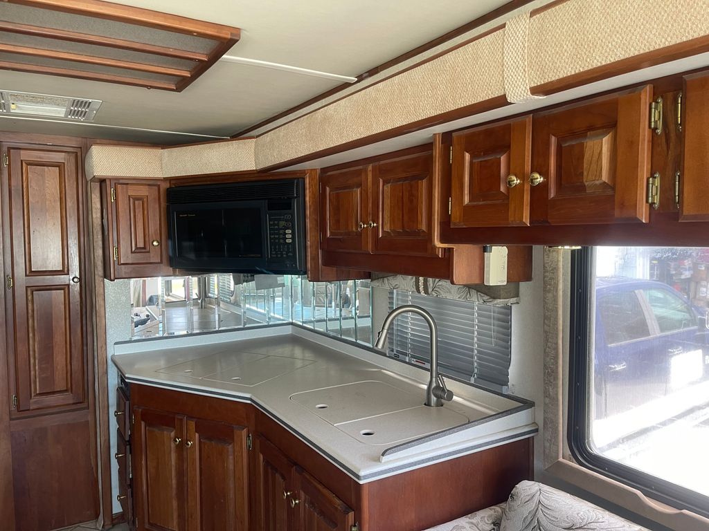2002 Monaco Windsor 36PBD - National Vehicle