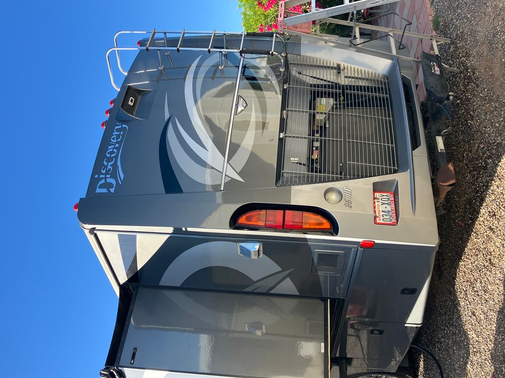 2008 Fleetwood Discovery 39R - National Vehicle