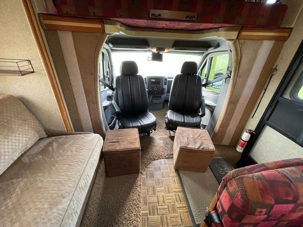 2008 Winnebago View 24H - National Vehicle
