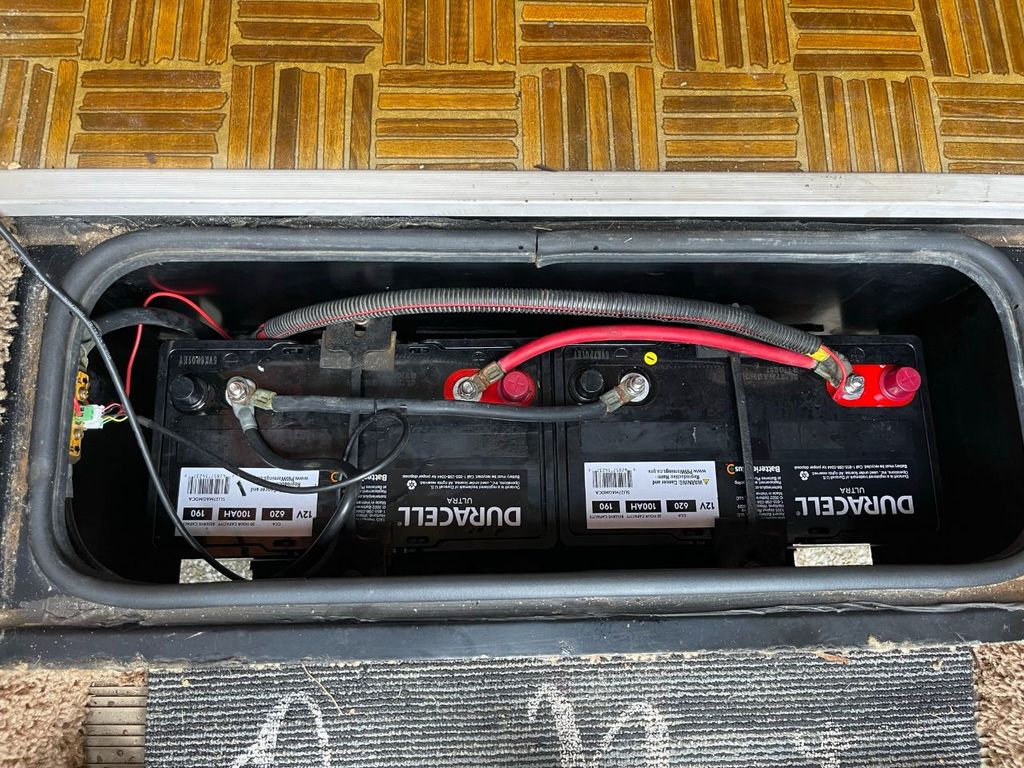 2008 Winnebago View 24H - National Vehicle