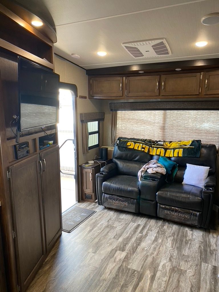 2019 Grand Design Reflection 150 230RL - National Vehicle