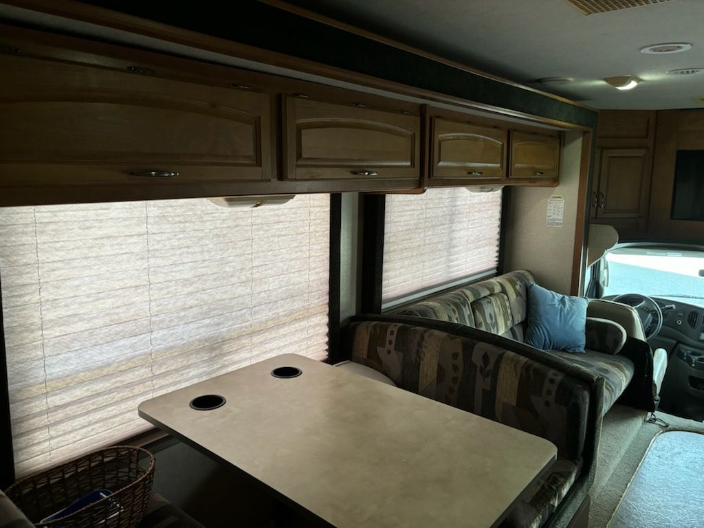 2007 Fleetwood Tioga 31W - National Vehicle