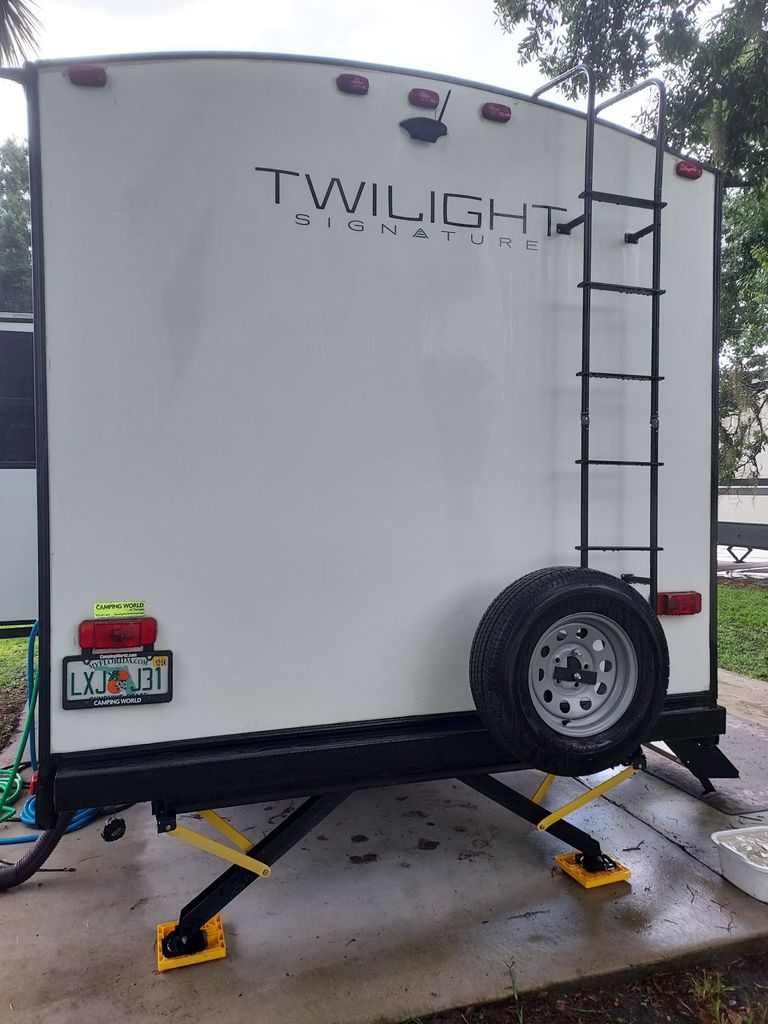 2022 Cruiser RV Twilight Signature 2100 - National Vehicle