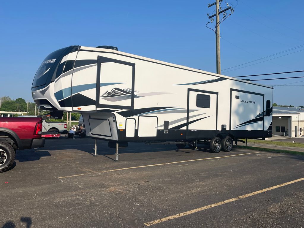 2022 Heartland Milestone 377MB - National Vehicle