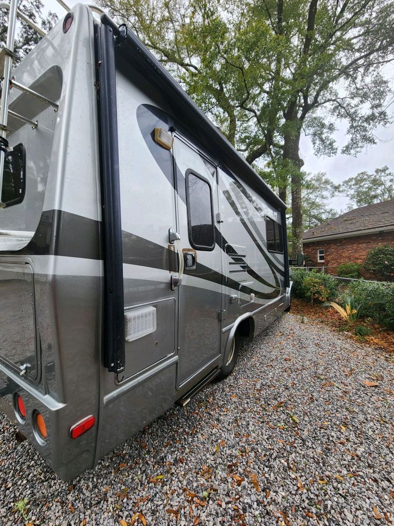 2010 Phoenix Cruiser Motorhome 2400 - National Vehicle