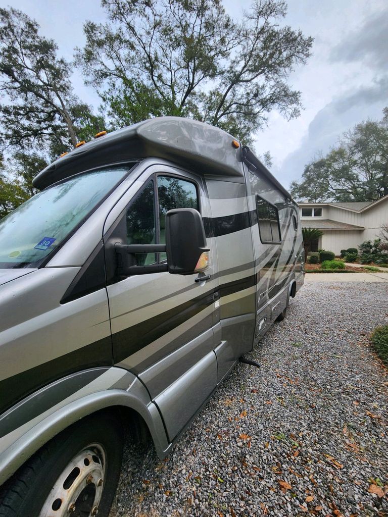 2010 Phoenix Cruiser Motorhome 2400 - National Vehicle