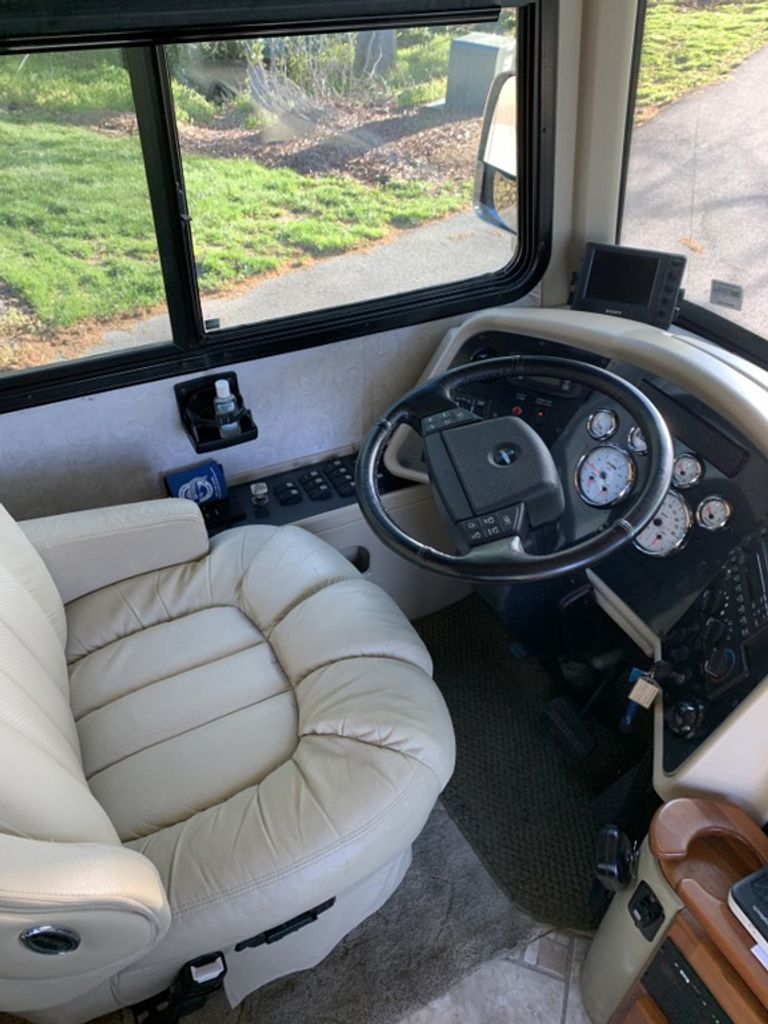 2005 Allegro Bus 40TSP - National Vehicle