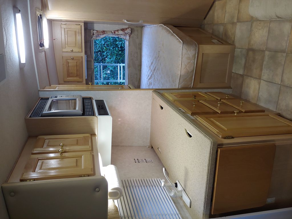 2006 Phoenix Cruiser Motorhome 2350 - National Vehicle