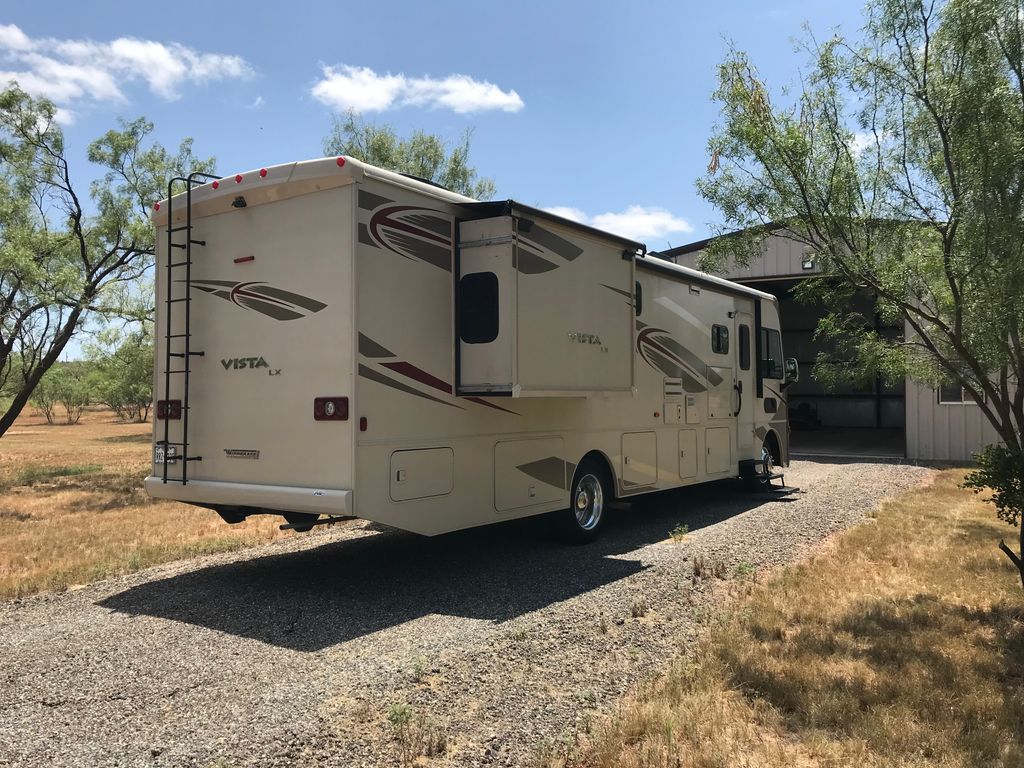 2016 Winnebago Vista LX 35F - National Vehicle