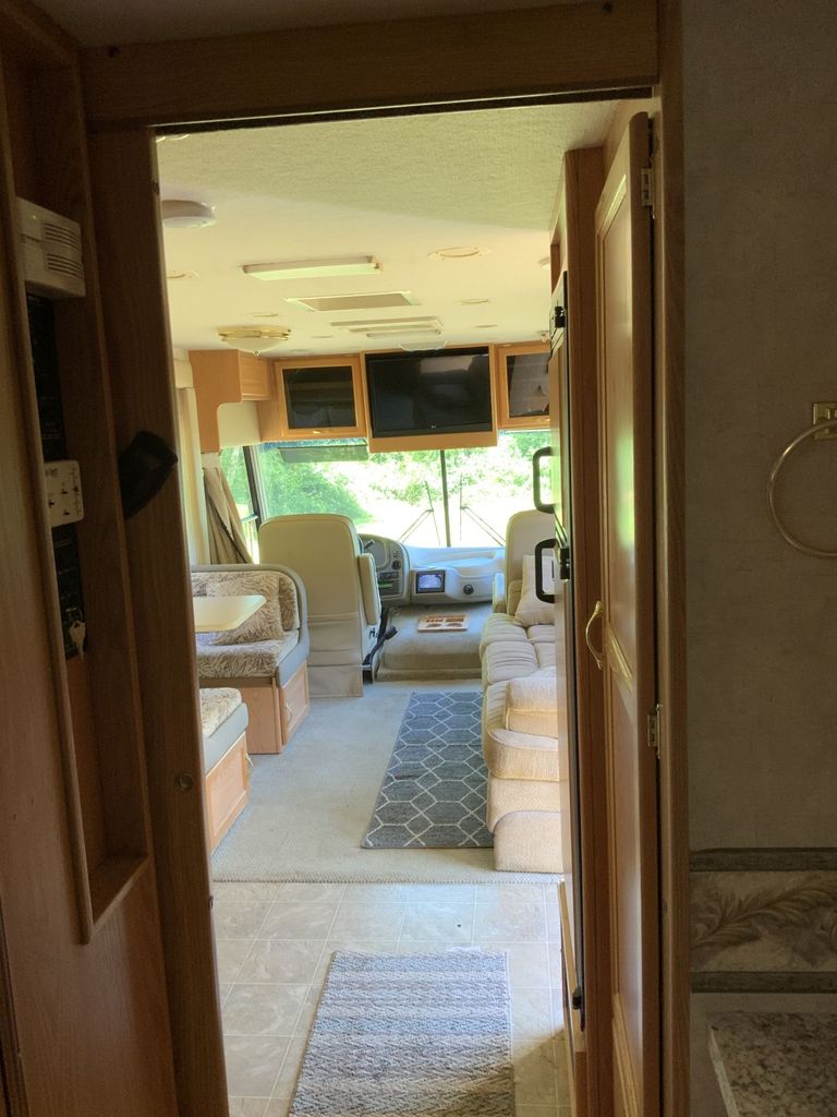 2005 National RV Sea Breeze 1311 - National Vehicle
