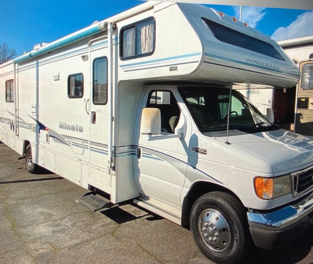 2003 Winnebago Minnie Winnie 31C - National Vehicle