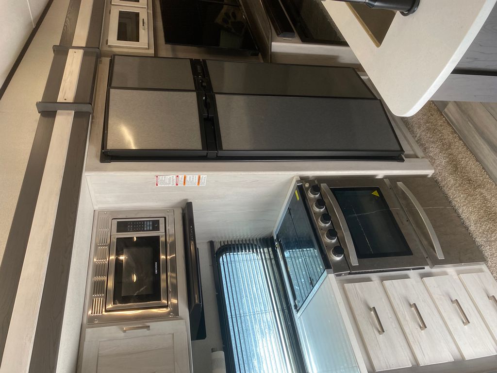 2021 Keystone Sprinter Limited 3570LFT - National Vehicle