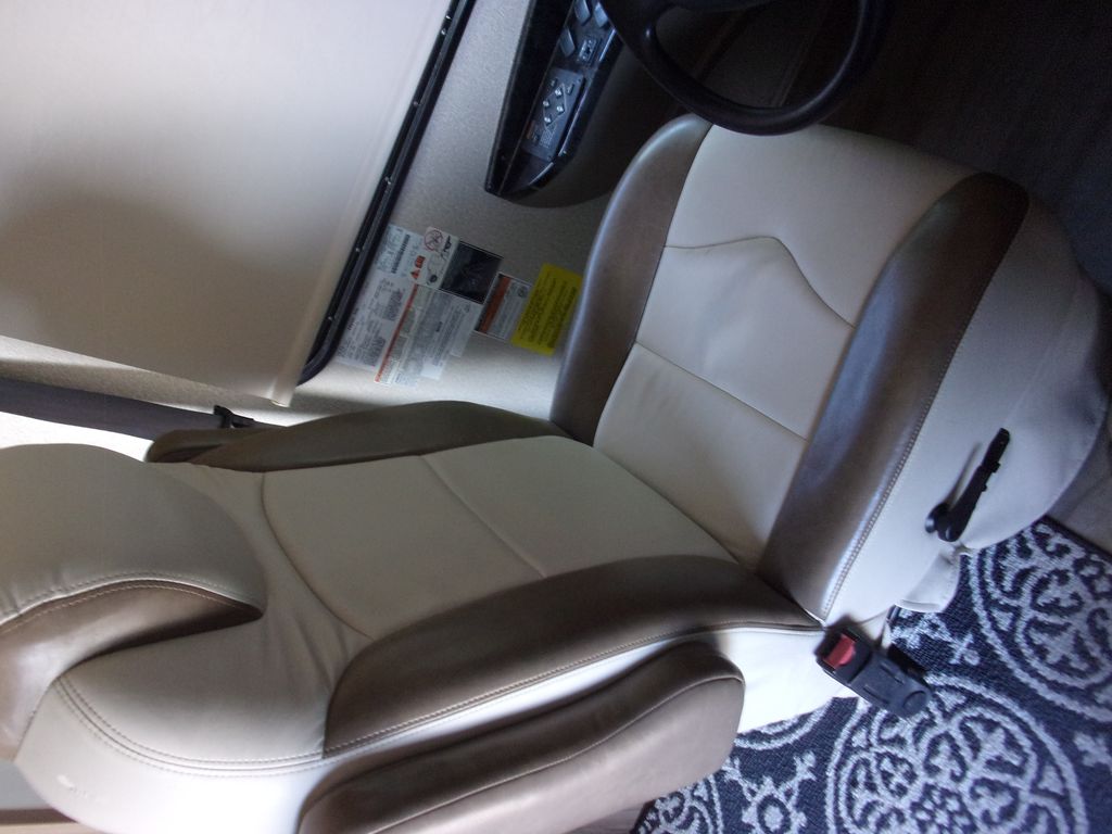 2019 Entegra Coach Vision 31R - National Vehicle