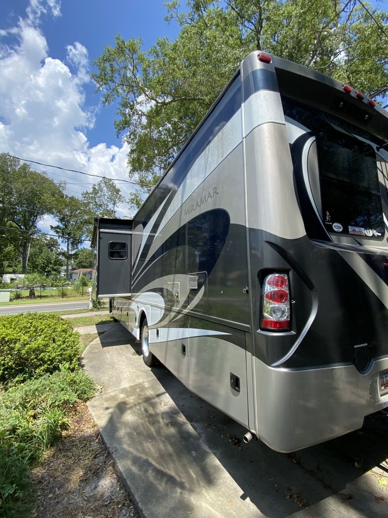 2017 Thor Motor Coach Miramar 35.2 - National Vehicle