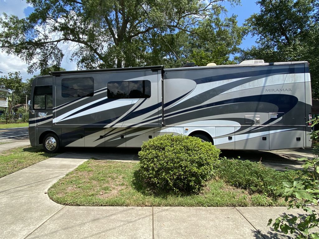 2017 Thor Motor Coach Miramar 35.2 - National Vehicle