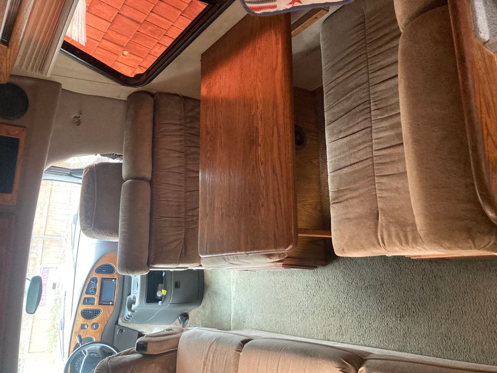 2000 Chinook Concourse XL - National Vehicle