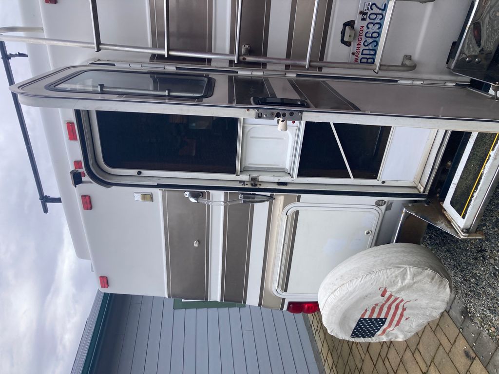 2000 Chinook Concourse XL - National Vehicle