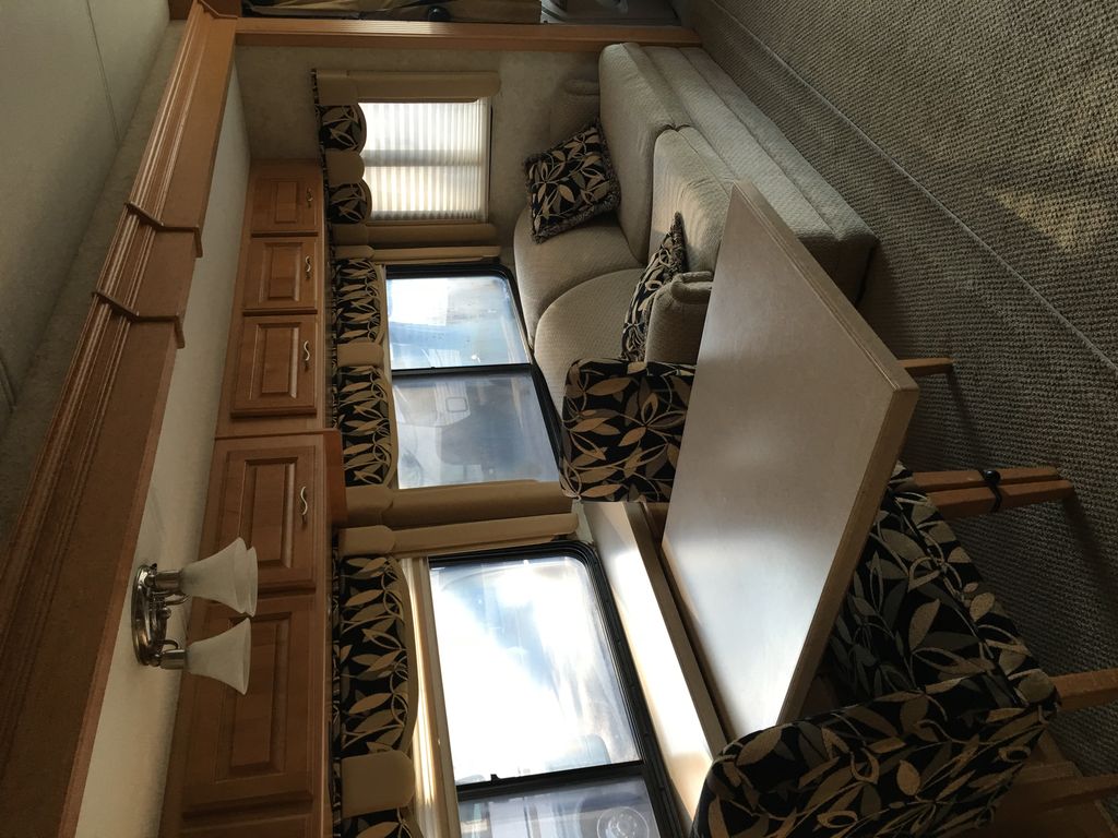 2005 Four Winds Infinity 34N - National Vehicle