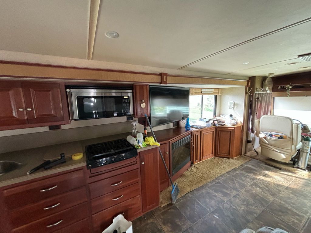 2013 Itasca Sunova 35G - National Vehicle